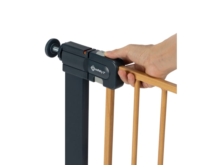 Safety 1st SecurTech® Simply Close Metal Gate