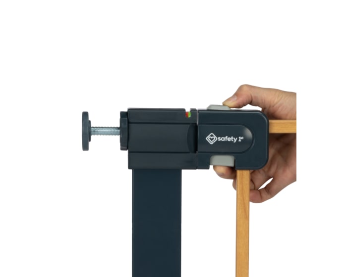Safety 1st SecurTech® Simply Close Metal Gate